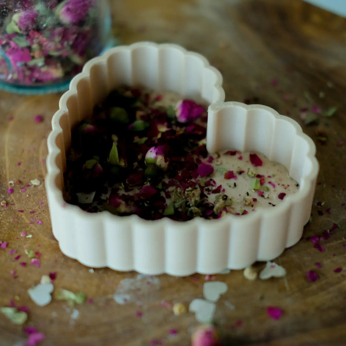 Kinfolk Pantry - Heart Play Pie Eco Mould – Feather and Leaf Co